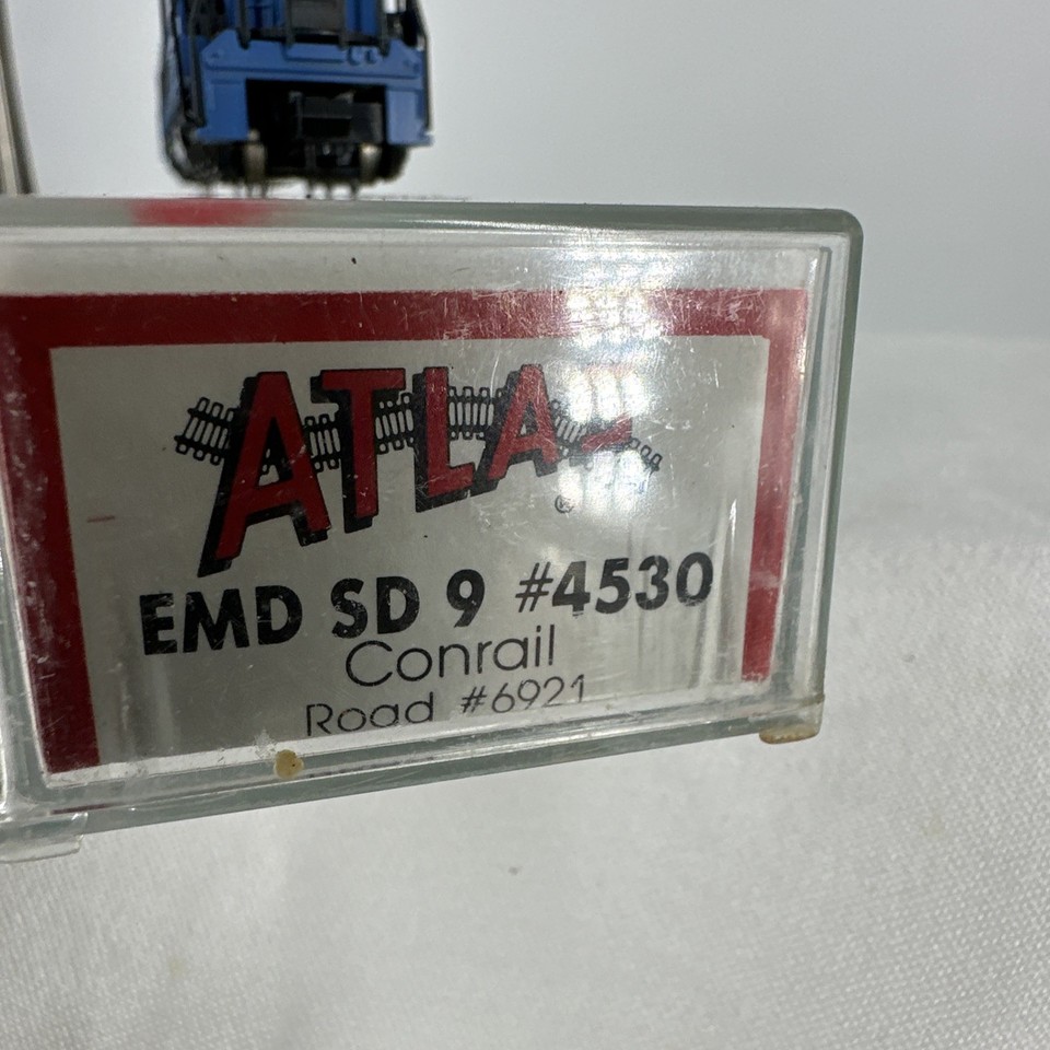 N Scale Atlas 4530 EMD SD9 Powered Diesel Locomotive CR #6921 Preowned ...