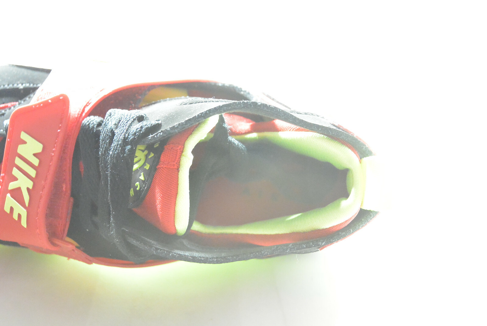 DS NIKE 2018 AIR TRAINER HUARACHE RED VOLT 10.5 - 11.5 ANIMAL CAMO MAX ...