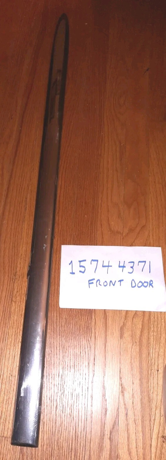 GM OEM Front Door Body Side Molding Right 15744371 for sale online | eBay