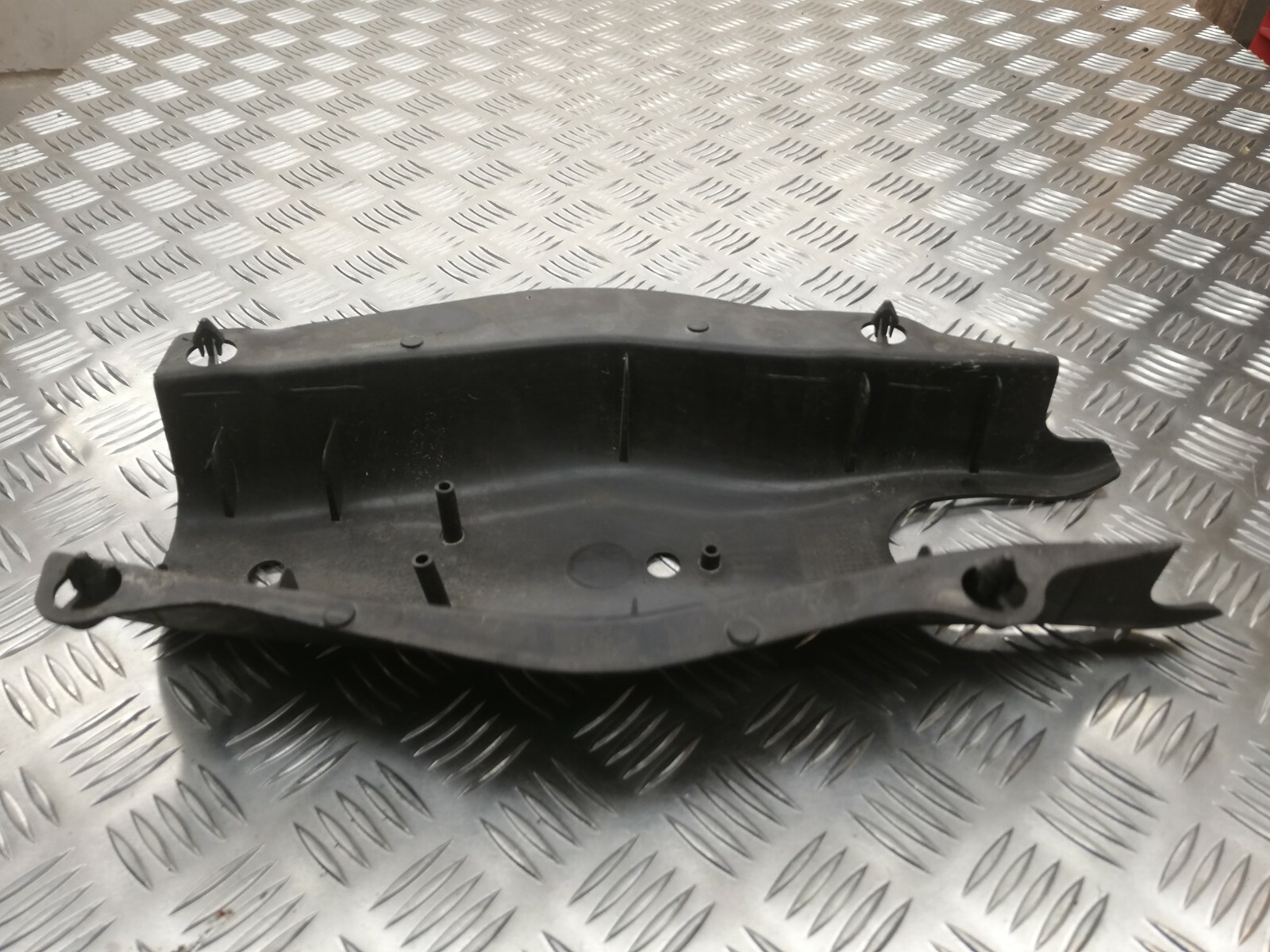 B49 Mercedes-Benz GLC COUPE C253 Rear Left Control Arm Cover ...