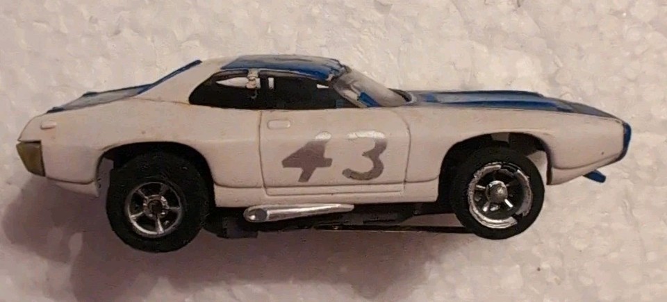 Aurora AFX Plymouth Road Runner Slot Car #43 HO Scale | eBay