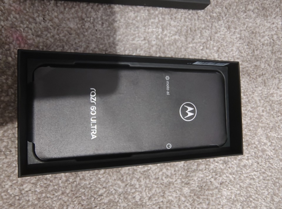 Motorola RAZR 60 Ultra 512GB Pantone Scarab Blue/Green *Brand New ...