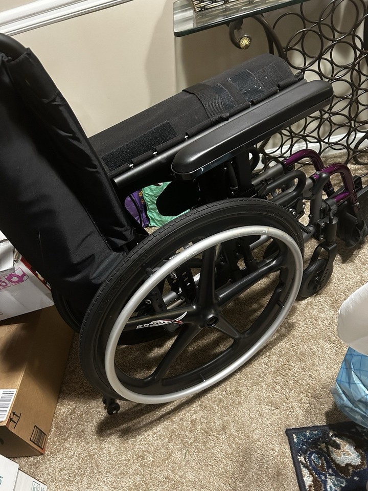 Ki Mobility Catalyst 5VX Ultralight 17”x18” Folding Wheelchair W/24”x 1 ...