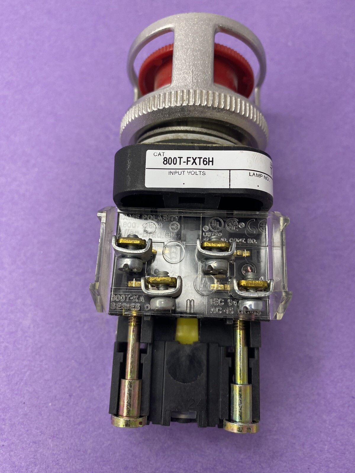 Allen Bradley 800T-FXT6H Ser. T 30 mm push-pull with Cast housing guard ...