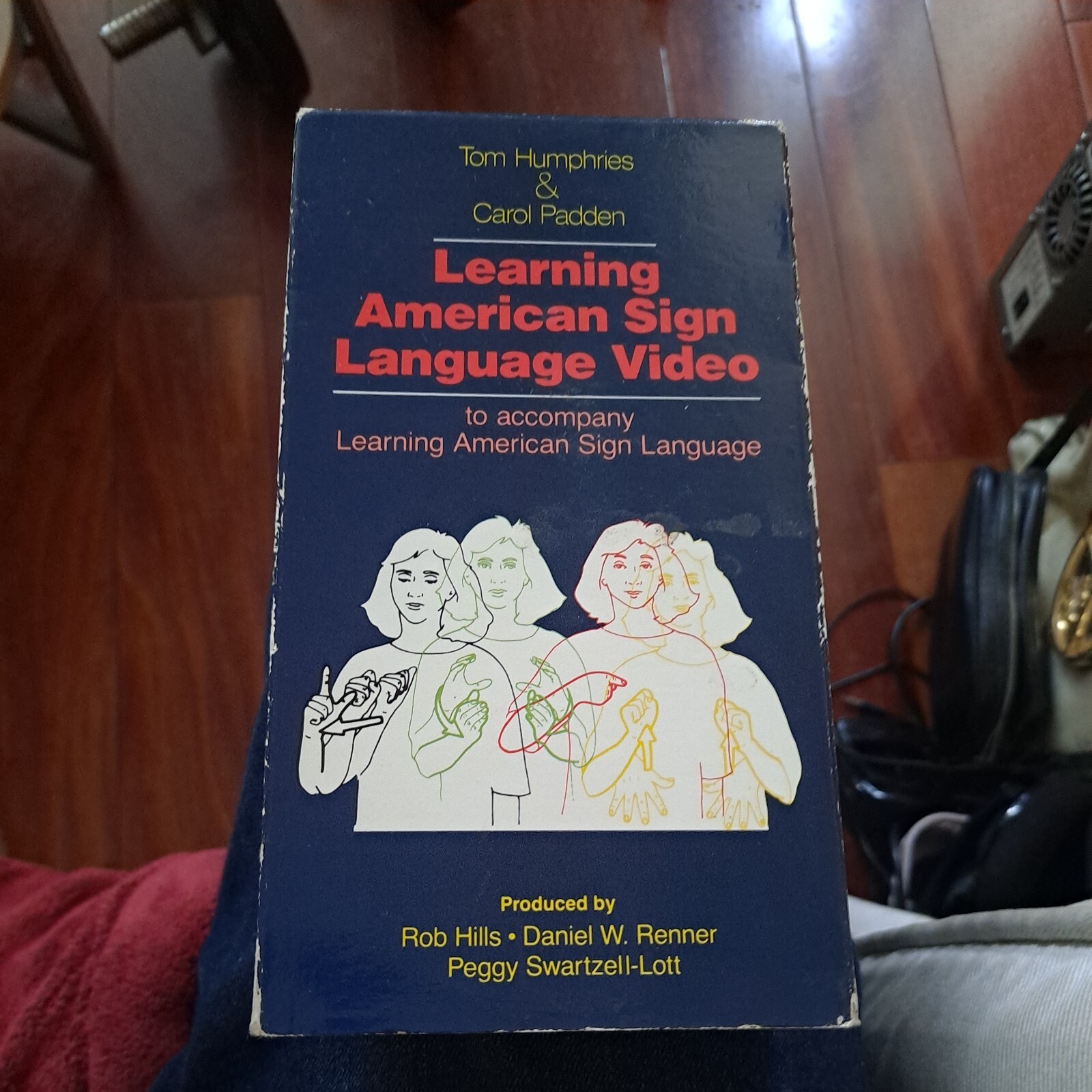 LEARNING AMERICAN SIGN language VHS * HUMPHRIES & PADDEN B294 | eBay
