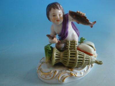 RS0519-016: Meissen Figur Knabe als Fischer mit Reuse um 1900 oder ...