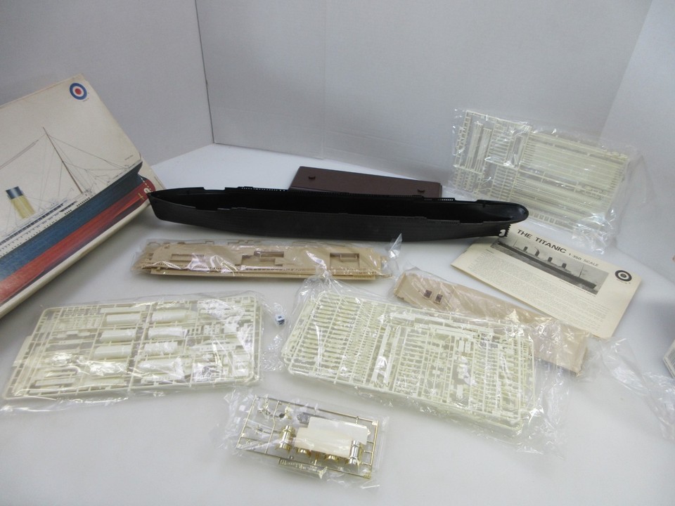 Entex The late great TITANIC 1/350th Scale Model Kit | eBay
