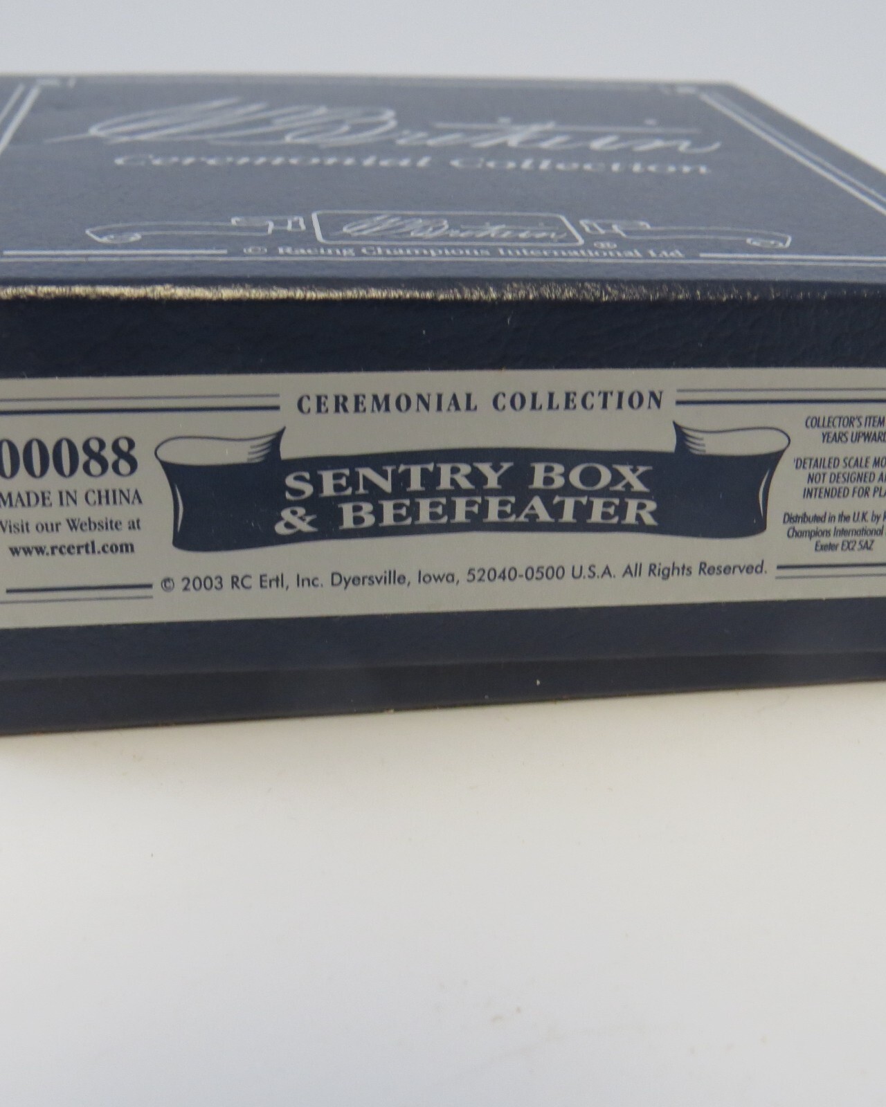 W Britain Ceremonial Collection Toy Soldiers SENTRY BOX & BEEFEATER ...
