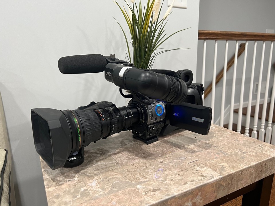 JVC GY-HM750 ProHD Shoulder Solid State Camcorder with Fujinon HTs 18x ...