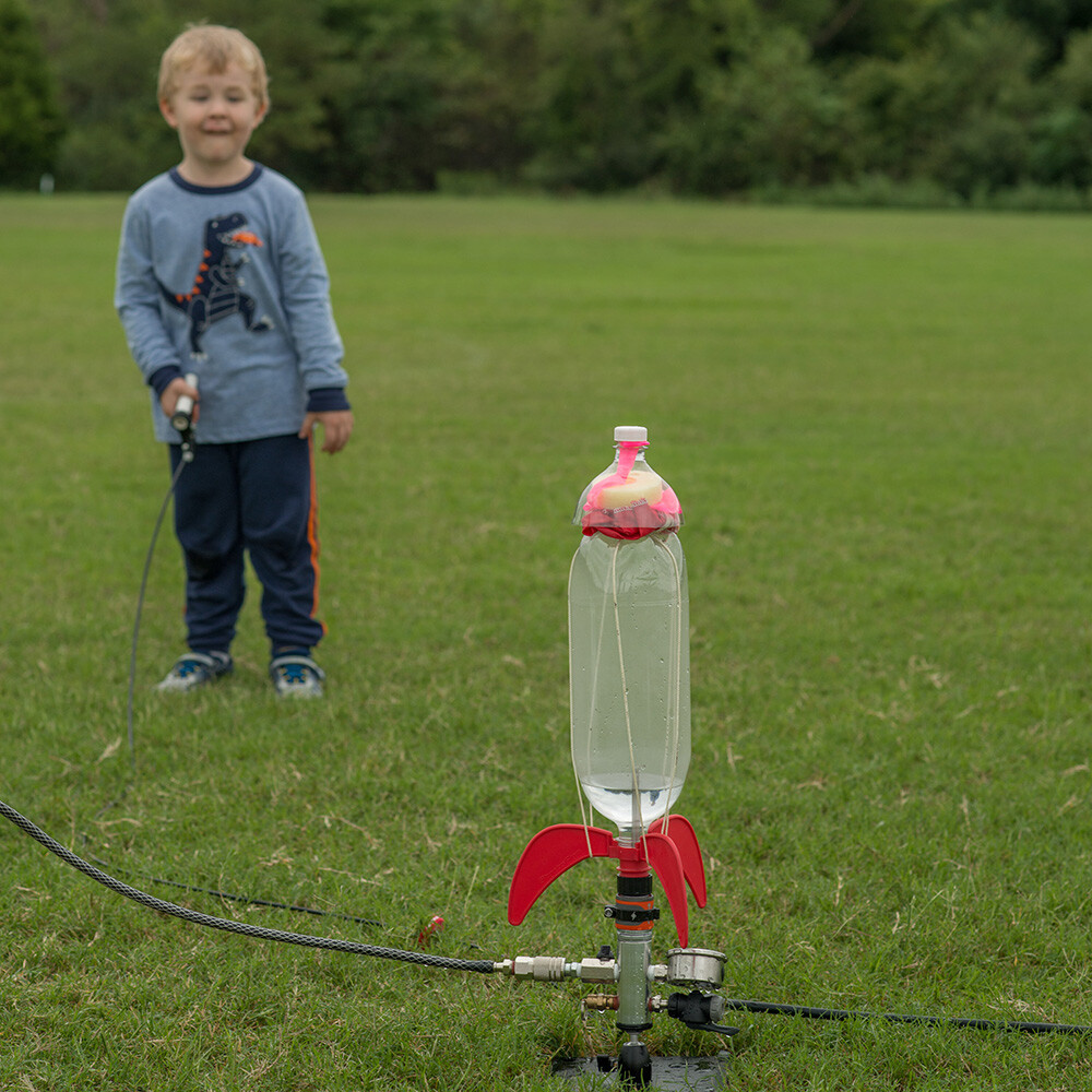 StratoFins Screw-on Water Rocket Fins + Parachute Kit for 2 Liter Soda ...