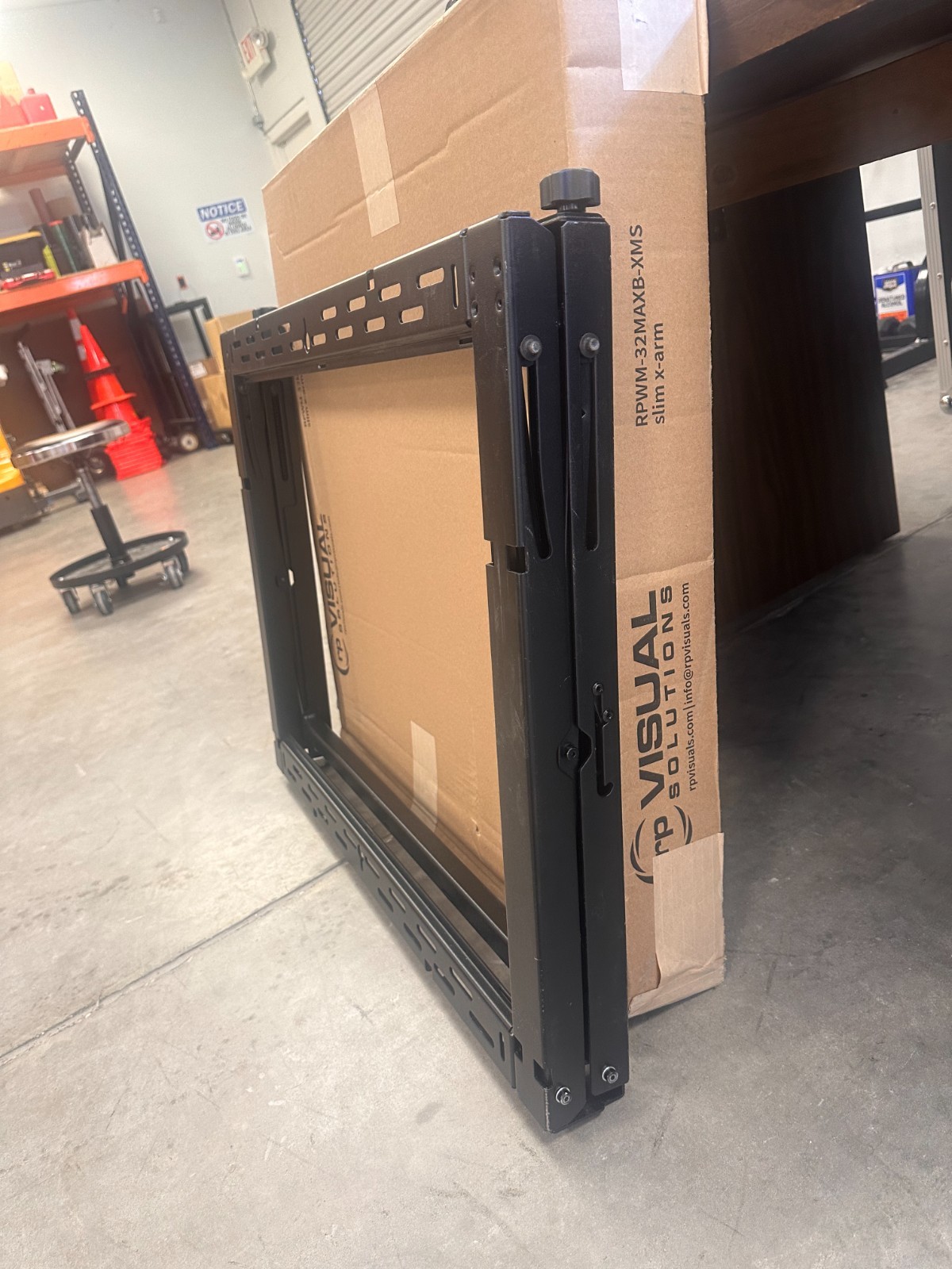 RP Visuals RPWM‑32MAXBF‑BOX‑KIT Wallmate 32MAX Standard Depth Flush ...