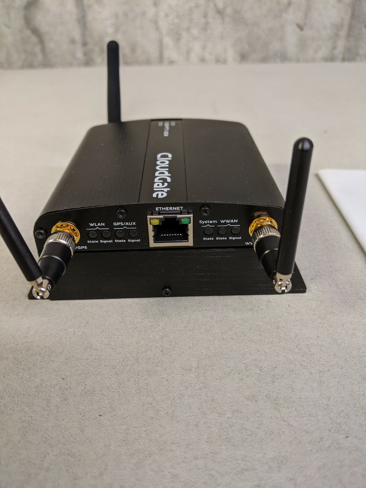 Option CloudGate Wireless Gateway Modem Router - CG0192