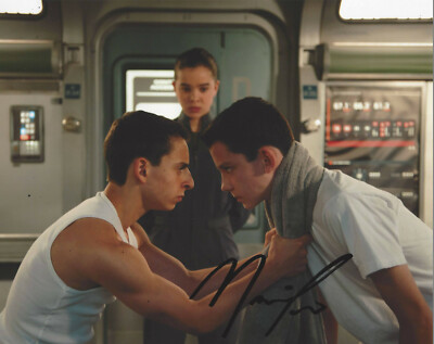 MOISES ARIAS SIGNED AUTHENTIC 'ENDER'S GAME' 8x10 MOVIE PHOTO w/COA ...