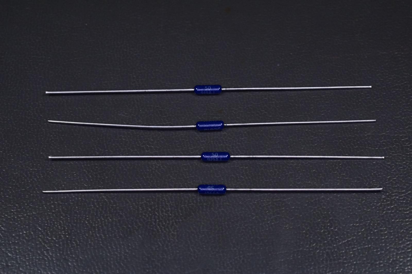 Lot of 4 RLR07C4990FS Vishay Metal Film Resistor 499 Ohm 1% 250mW 1/4W ...
