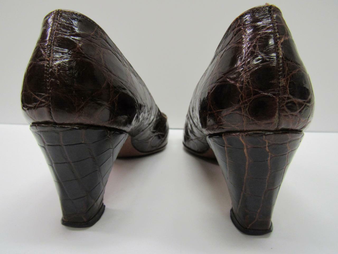 Vivaldi Italian Embossed Leather Closed Toe Heels Pumps Shoes Brown ...