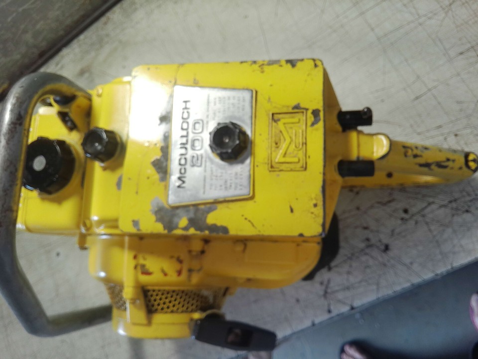 VINTAGE COLLECTIBLE MCCULLOCH 200 CHAINSAW WITH 20" BAR | eBay