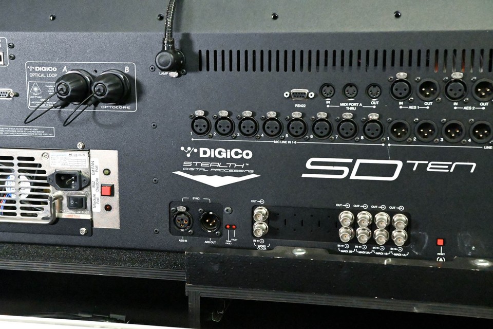 DiGiCo SD10 Digital Mixing Console w/ Waves Card, ST Optical & Road ...