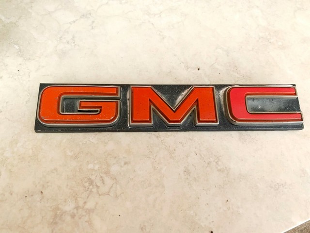 343914 NOS 1975 - 1976 GMC Jimmy Sierra Classic Grille Emblem for sale ...