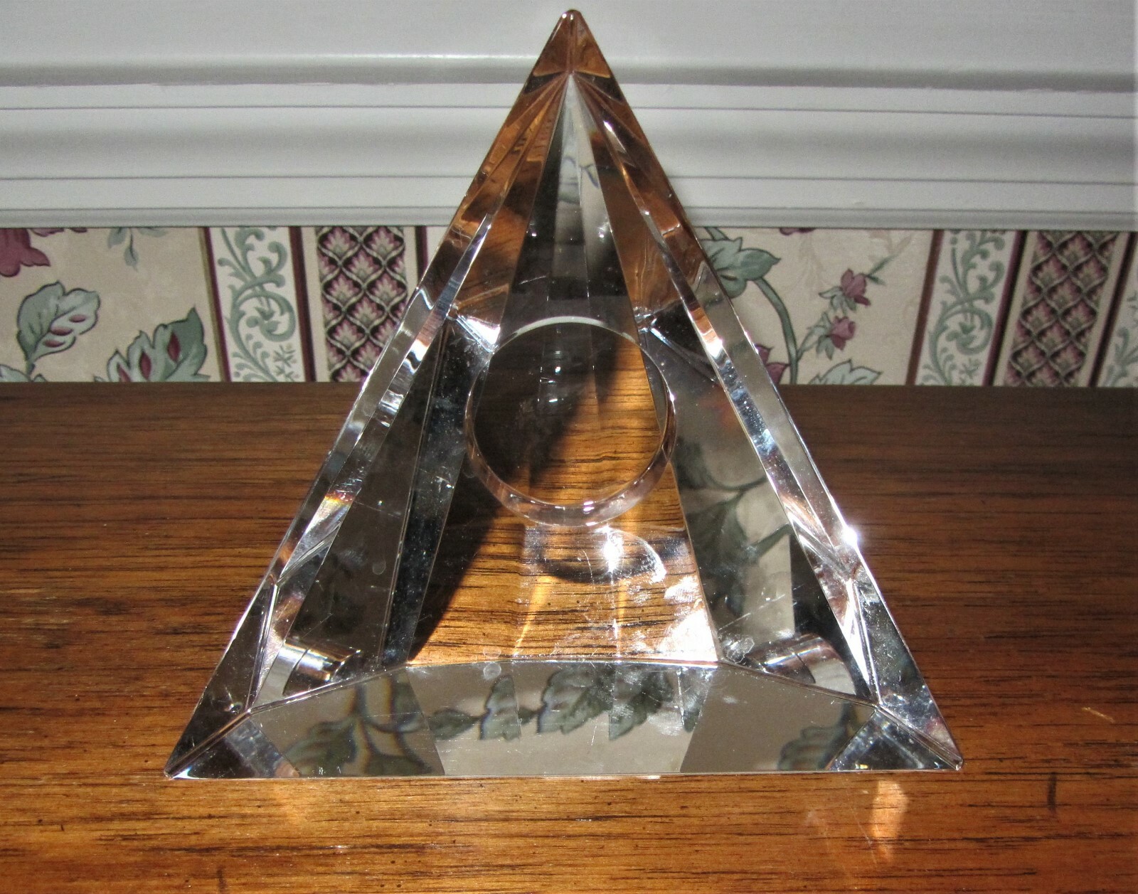 Movado Modern Pyramid Desk Clock TCL148M Museum Dial Gold Tone Accent ...