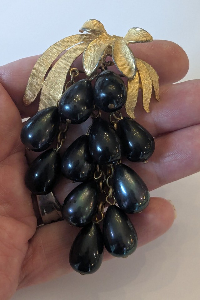 VINTAGE Jumbo Tear drop Faux Pearl Grape Cluster Dangle Brooch Pin | eBay
