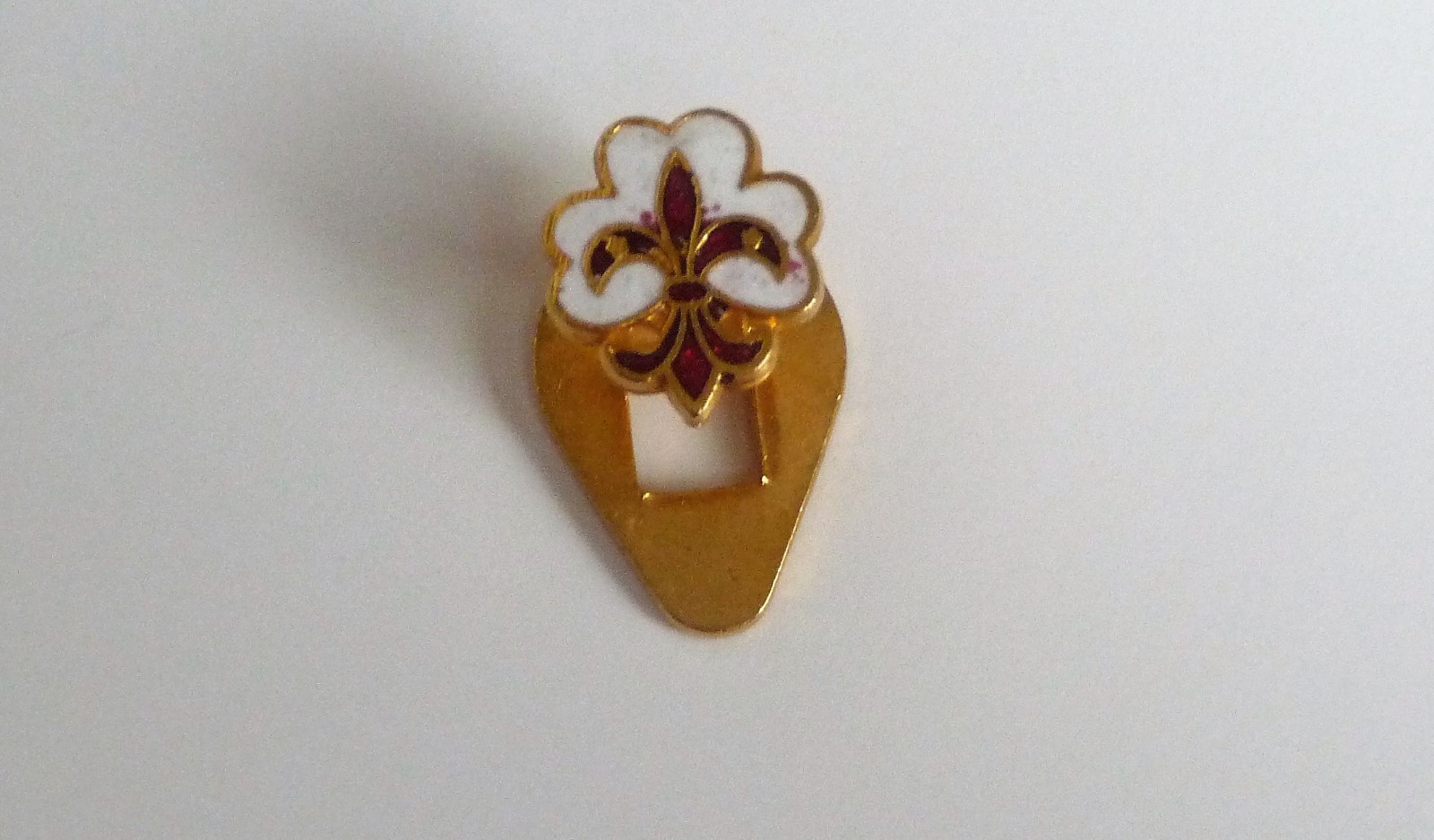 Vintage enamel International Scout & Guide Fellowship pins brooches ...