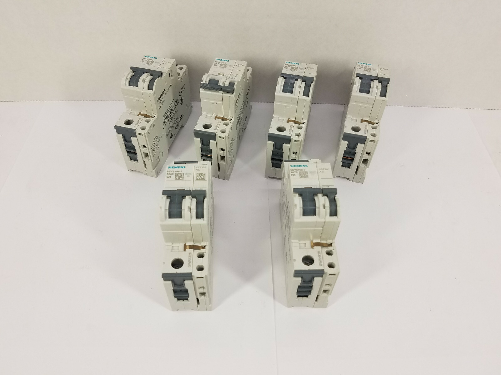 Siemens Circuit Breaker Lot (5) 5SY6106-7 MCB C6 & 5SY6104-7 MCB C4 w ...