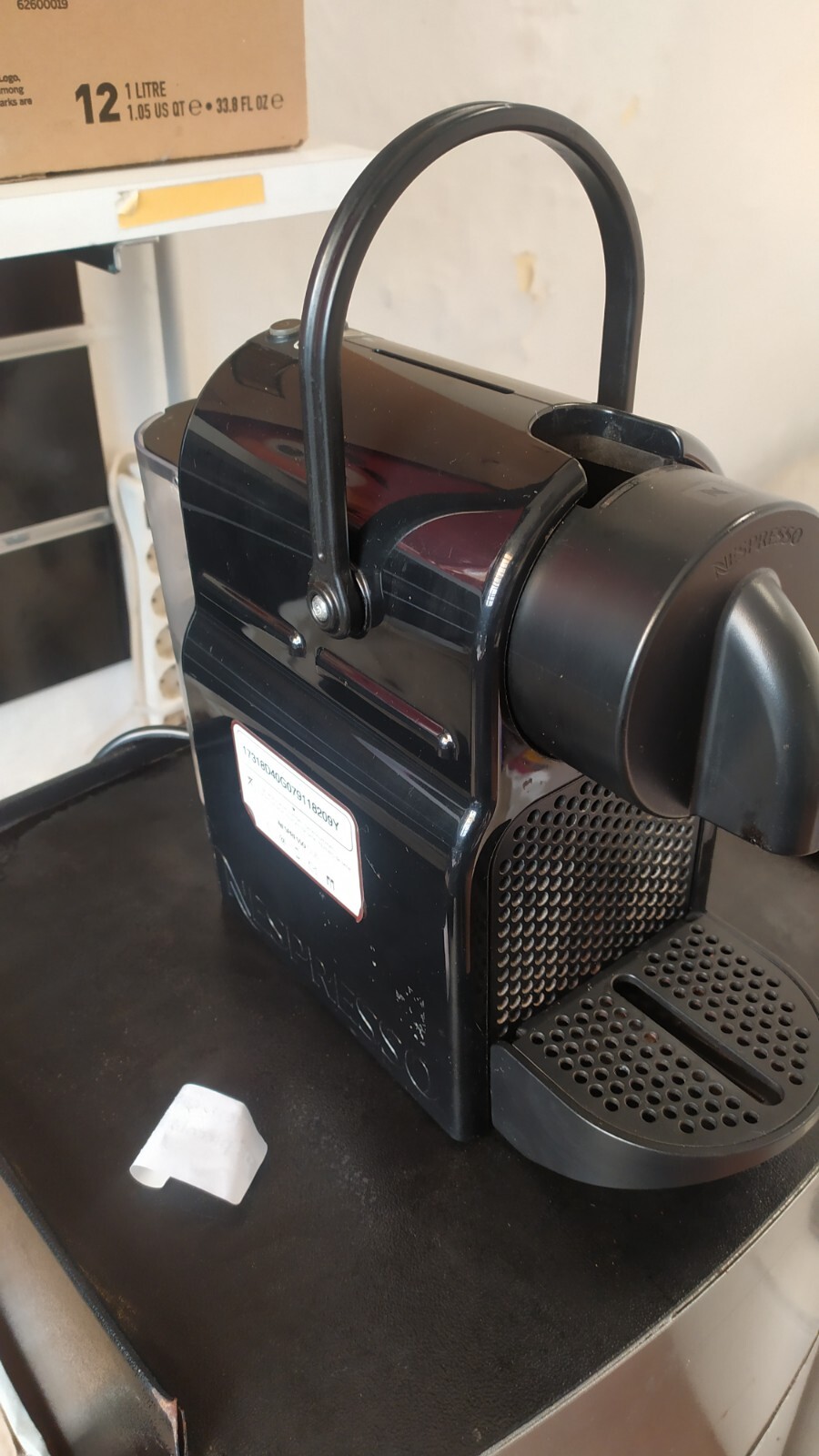 Macchina Caffè Capsule Nespresso De'Longhi Inissia EN 80.B 1260W Usata ...