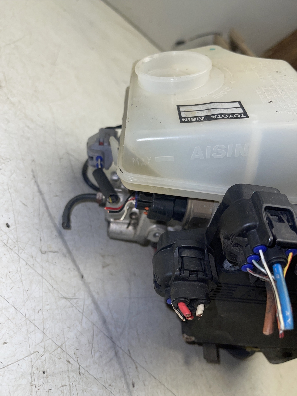 98-05 LEXUS GS300 GS400 GS430 AISIN ABS BRAKE BOOSTER MASTER CYLINDER ...