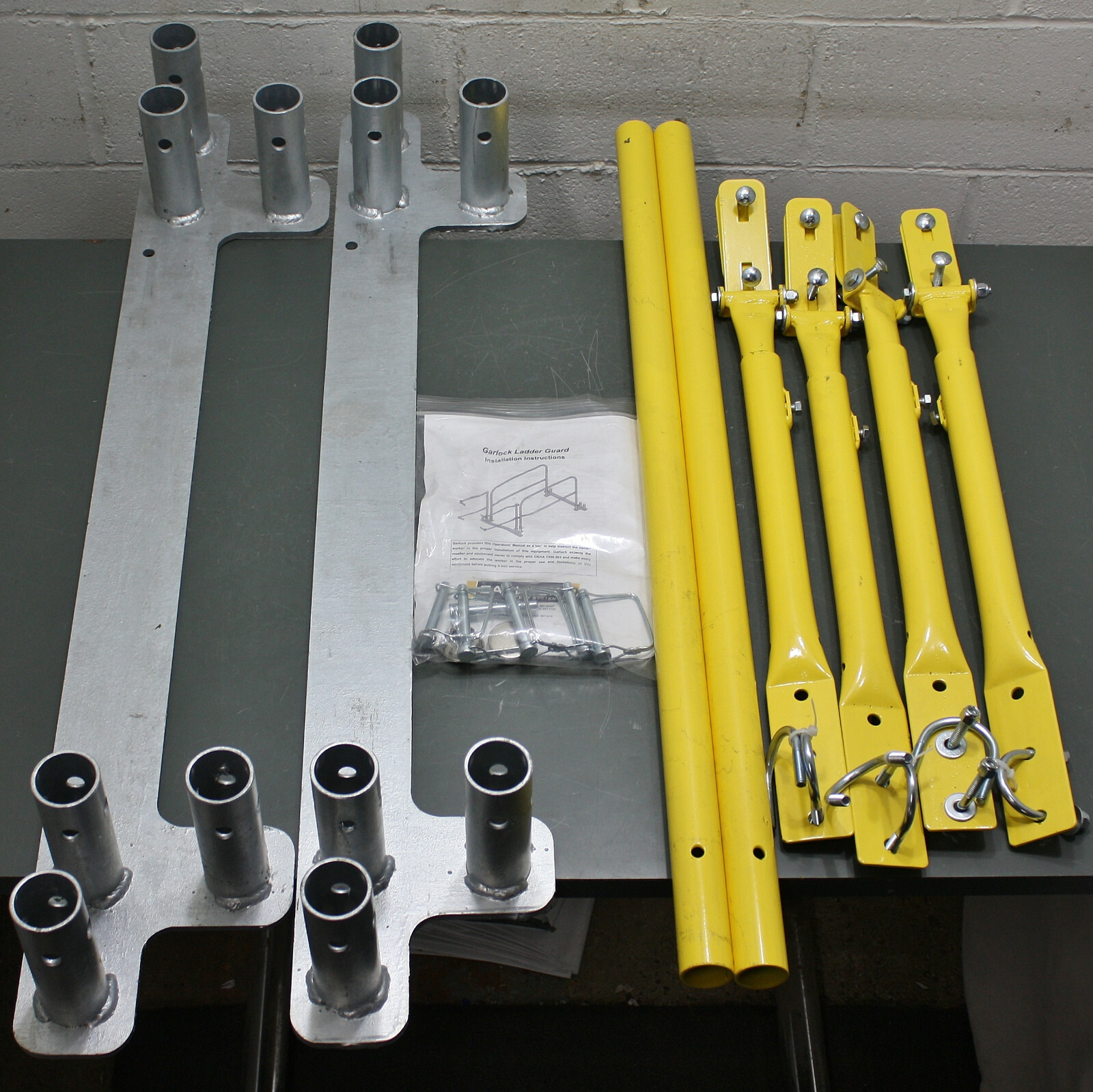 PARTIAL - Garlock Roof Top Ladder Guardrail 449-001-001, Yellow ...