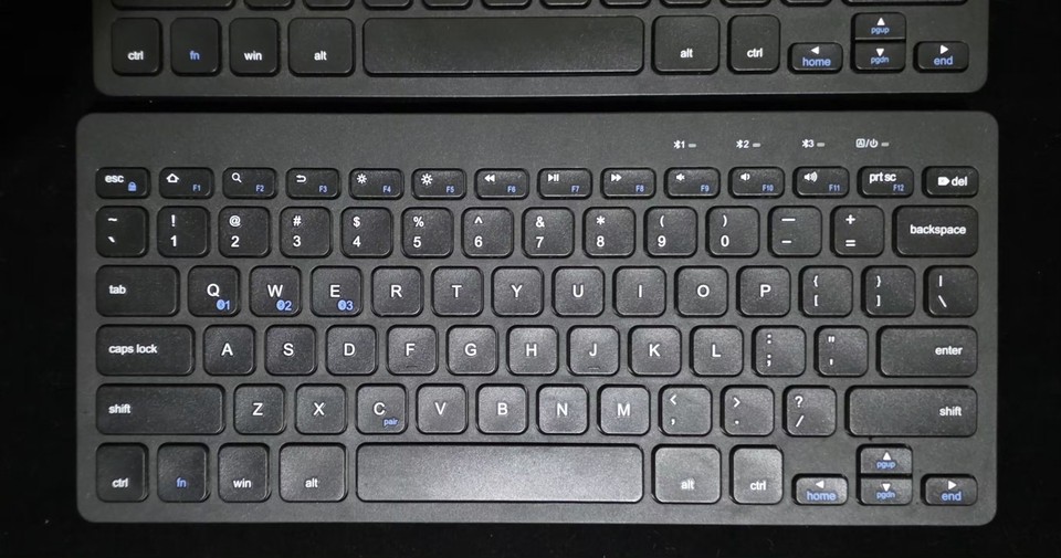 Onn Compact Wireless Bluetooth Keyboard Model TAAKYB100042338 (2 ...