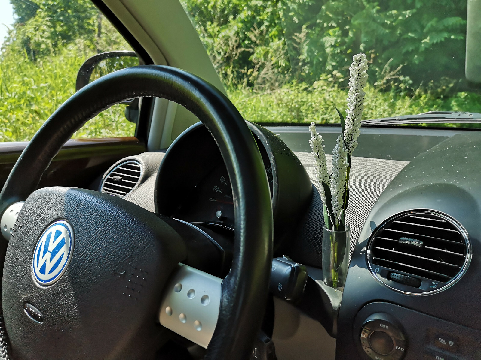 VOLKSWAGEN Bug New Beetle Interior Console Dashboard Flower WHITE ...