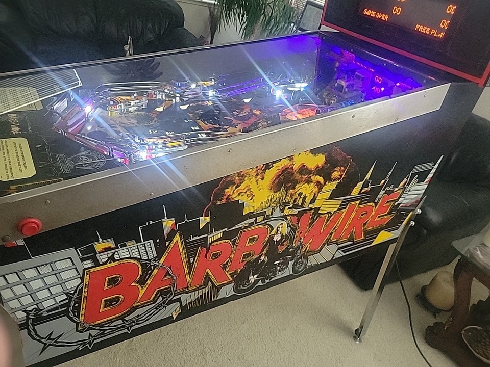BARB WIRE PINBALL MACHINE Pamela Anderson Gottlieb RARE Collectible ...