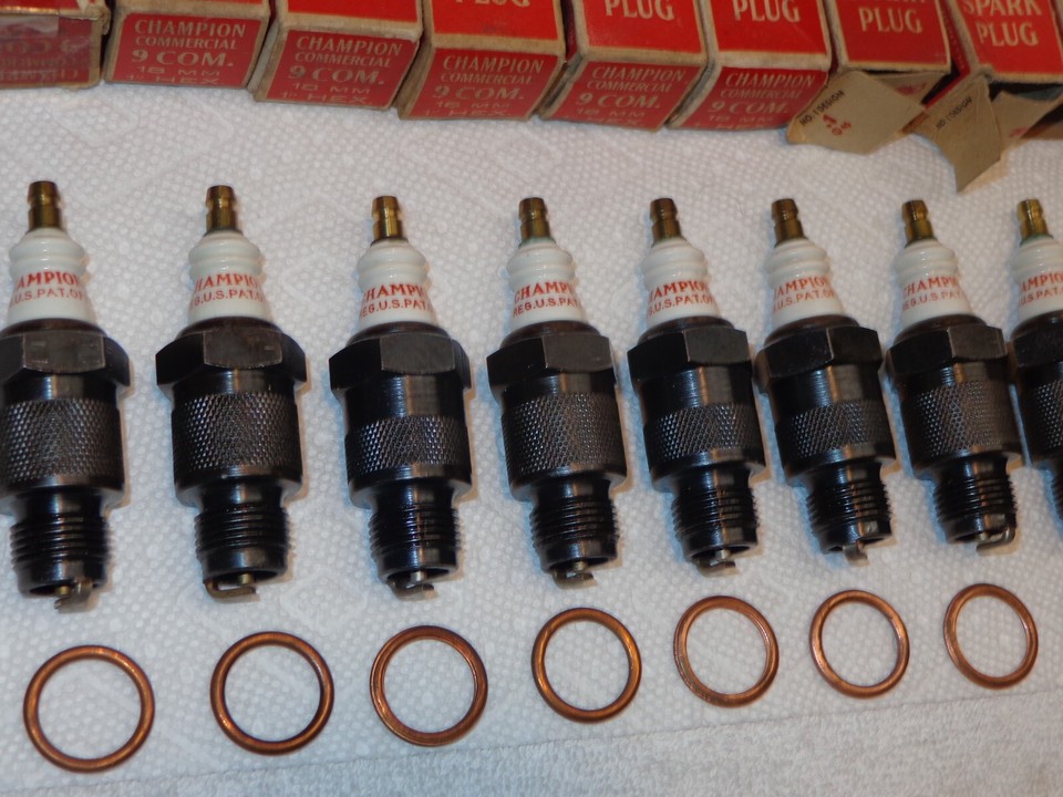 ( 1 ) ‘NOS’ Champion 9 COM. Spark Plugs.....Circa 1940’s.....Made in ...