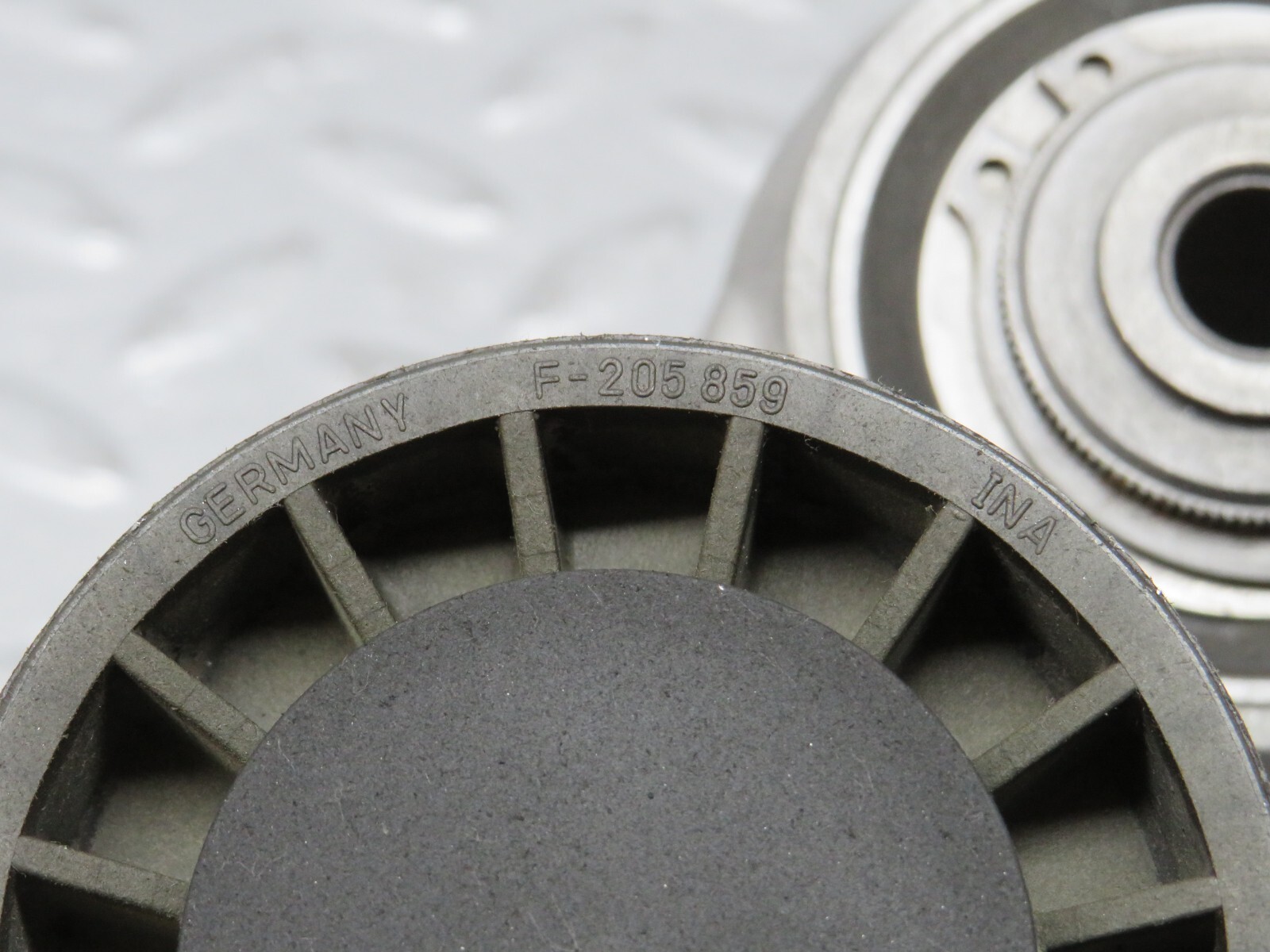 ⚙38932⚙ Mercedes-Benz W201 190E Belt Tensioner 1032021140 1032000570 | eBay