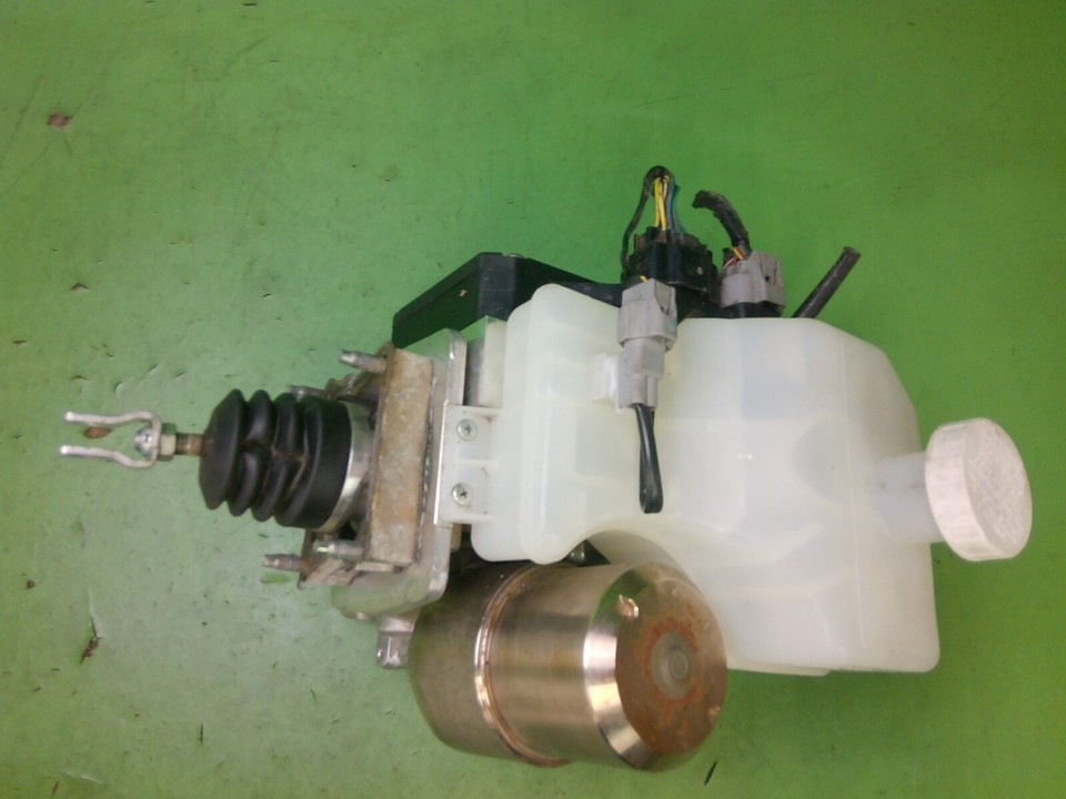 03-06 MITSUBISHI MONTERO ABS BRAKE BOOSTER / MASTER CYLINDER PUMP ...