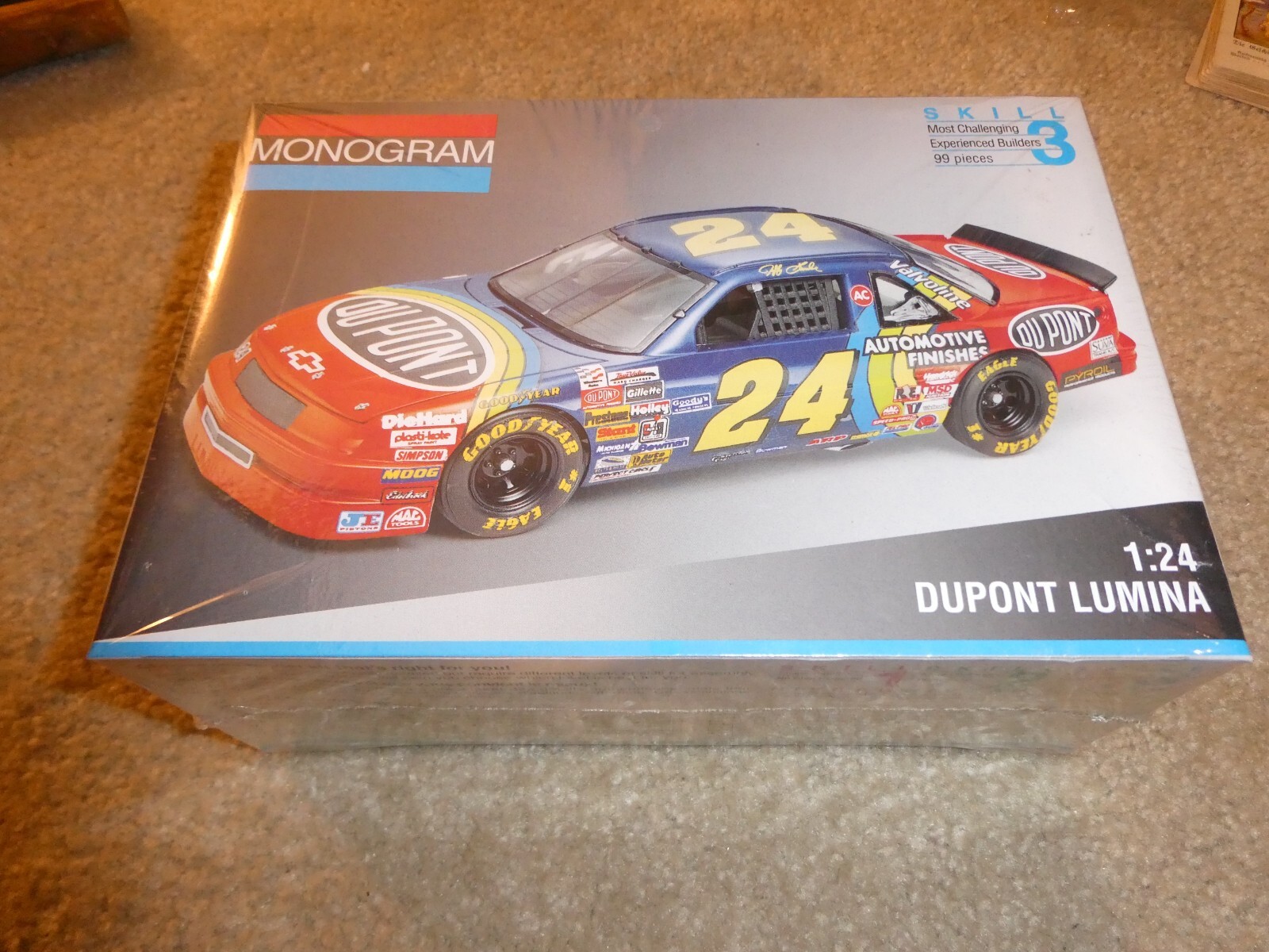Vintage 1993 Monogram NASCAR Jeff Gordon DuPont Model Race Car Kit 1/24 ...