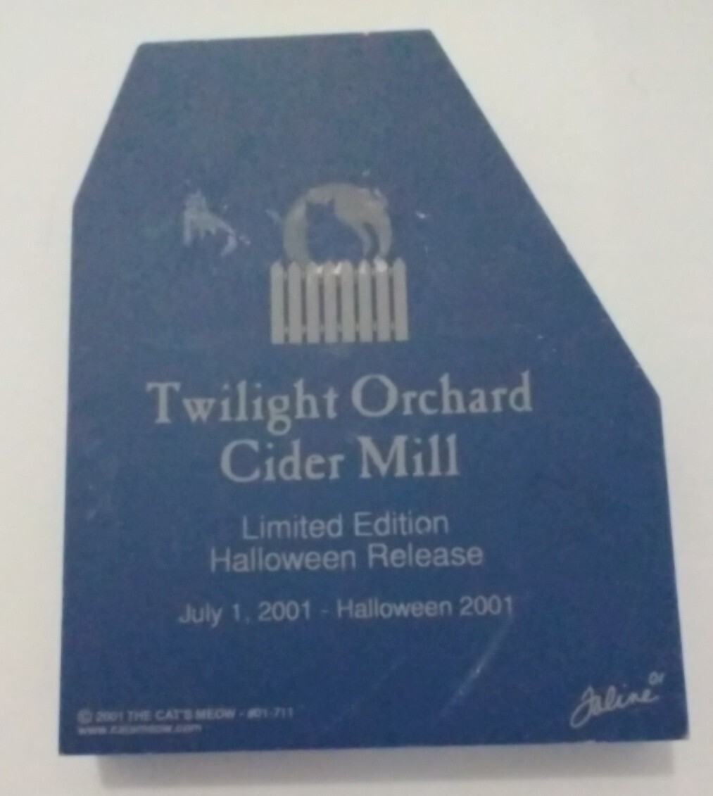 3 Cats Meow Halloween Limited Editions Twilight Orchard Scaredy Cat ...