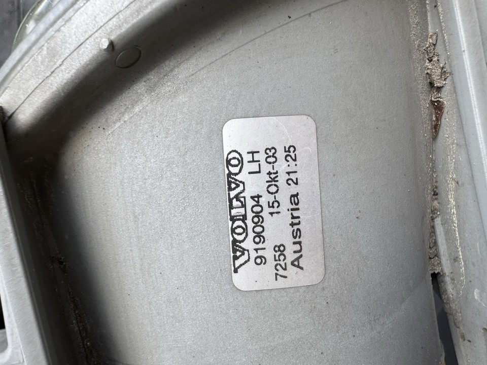 2001-2007 Volvo Fog Light V70 XC70 Left+Right Set OEM D7961 DG1 USED | eBay