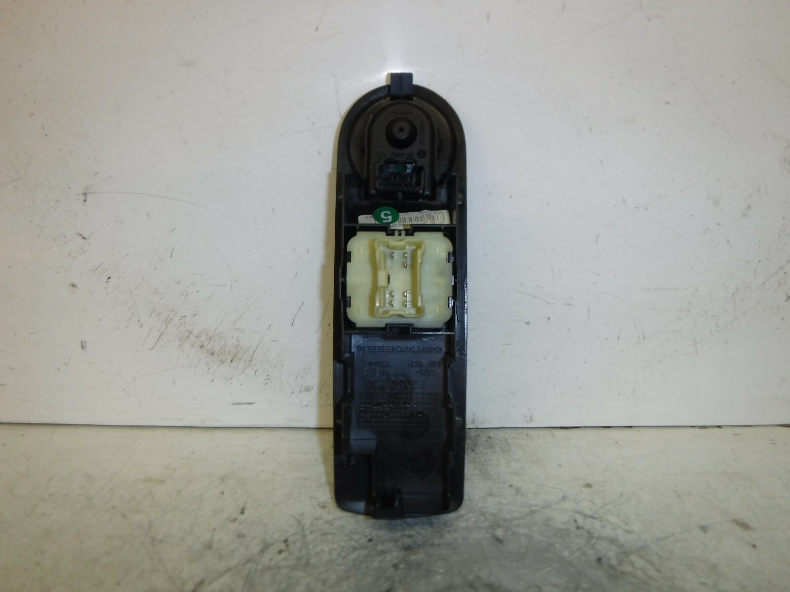 Renault Clio Mk4 13-19 OS Driver Side Front Window Switch 254118044R ...