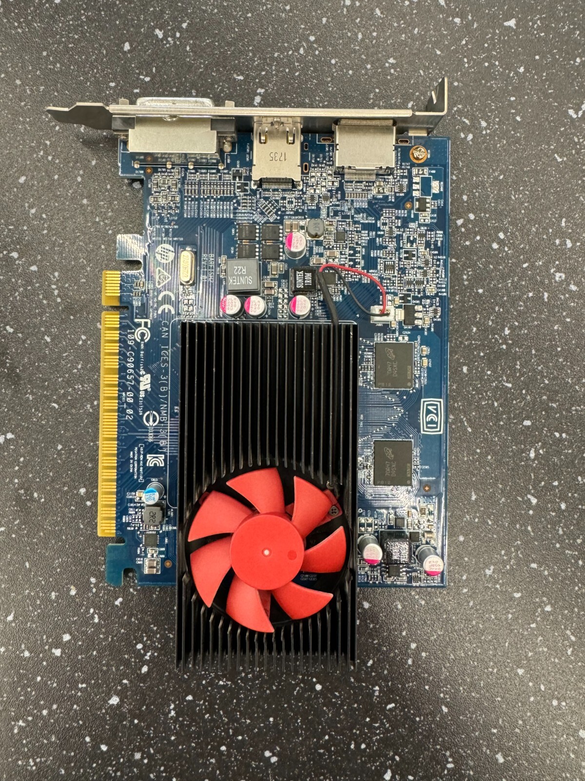 HP AMD Radeon R7 450 4GB GDDR5 Graphics Card - HDMI, DVI, DisplayPort ...