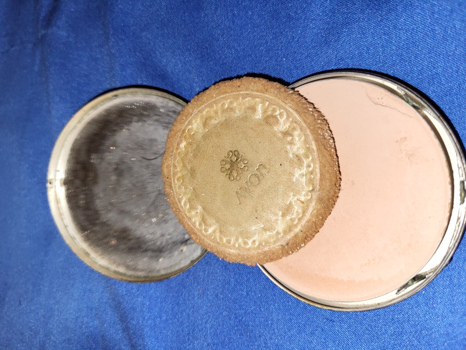 Vintage AVON Signed Powder Compact 1967 | eBay