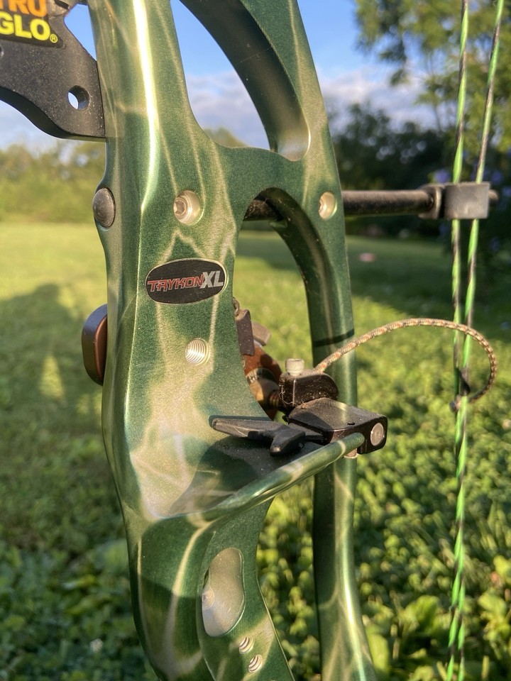 Hoyt Trykon XL Compound Bow, Right Handed, Hoyt Drop Away Rest, 5 Pin ...