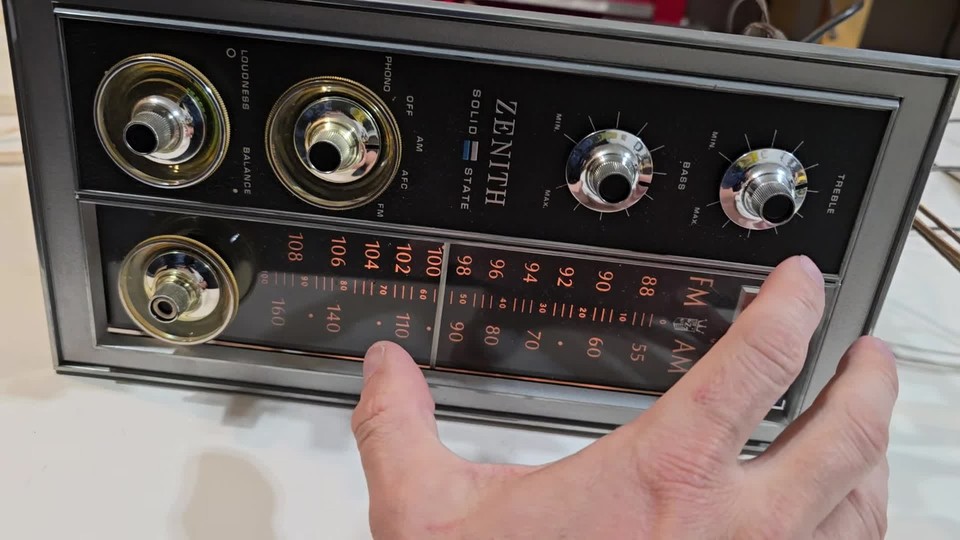 Zenith Solid State AM/FM Electronics Y910 | eBay