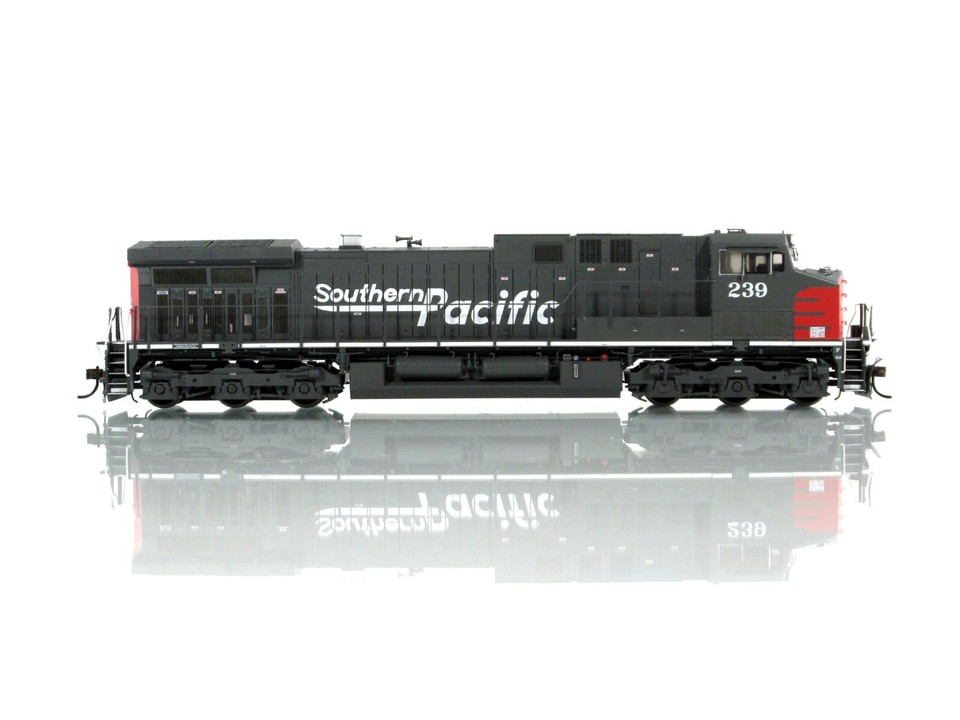 HO Scale **SOUTHERN PACIFIC** AC4400CW #239 - Athearn G31657, DCC ...