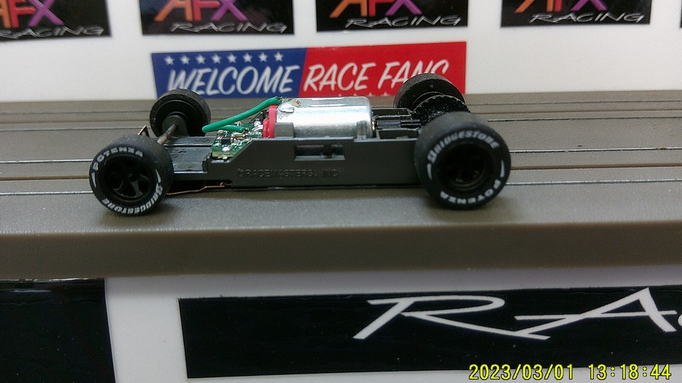 AFX RACING H.O. SCALE MEGA G+ 1.7 NARROW CHASSIS BLACK 5 SPOKE RIMS RED ...