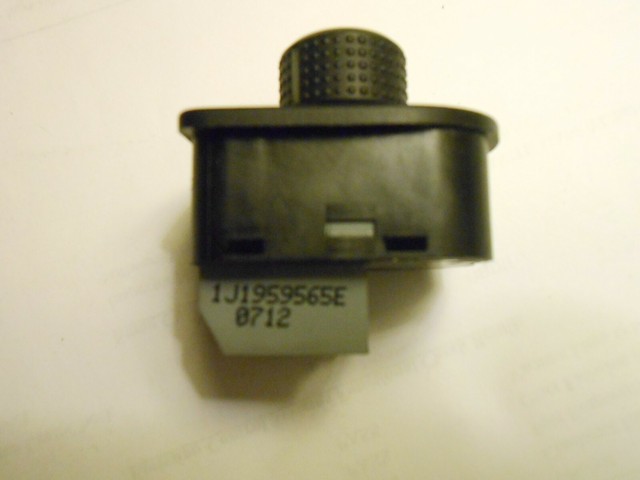Volkswagen PASSAT B5 1999 Wing Mirror Switch 1J1959565E Vei11770 for ...