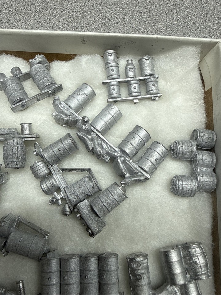 Fine Scale MINITURES HO Precision Metal Castings Barrels Crates Sacks ...