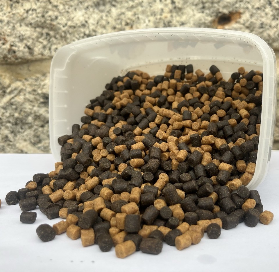 50 Pre Tied PVA mesh Bags Made From 2 Types Of Coppens Pellets | eBay UK