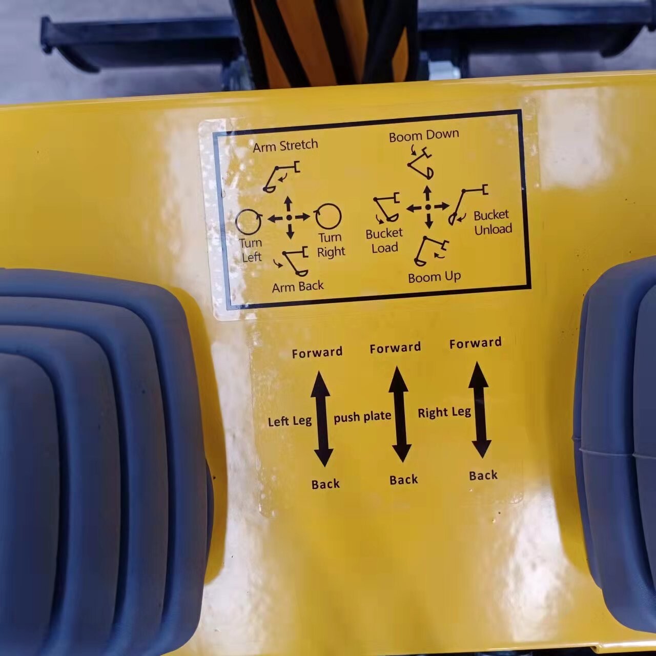 AGT 13.5HP Briggs & Stratton Engine H12 Mini Excavator 65" Max Digging ...