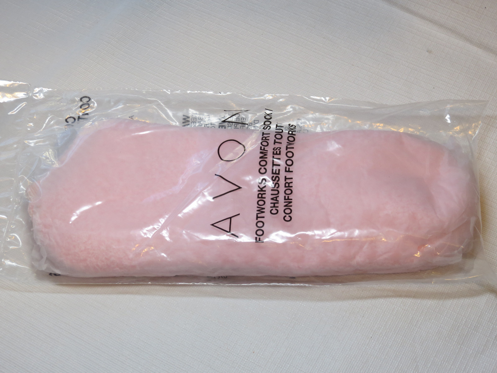 Avon Footworks Comfort Socks 1 pair of socks F3371451 pink fuzzy;; | eBay